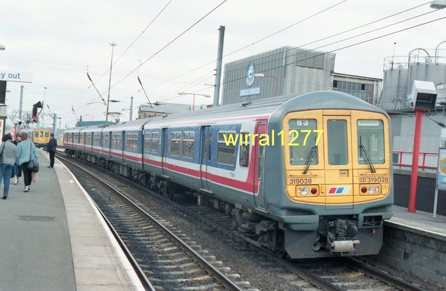 ORIGINAL RAILWAY PHOTOGRAPHIC negative Class 319 319028 at Cricklewood ...