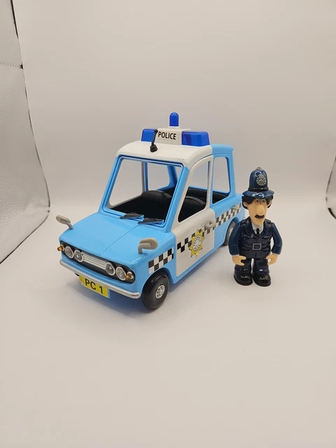 POSTMAN PAT FRICTION Powered Police Car & PC Selby Toy Set, Vintage ...
