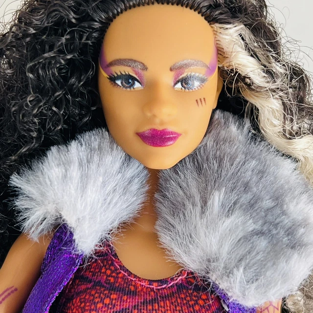 DISNEY ZOMBIES WILLA Lykensen Doll Barbie Poseable Articulated Werewolf ...