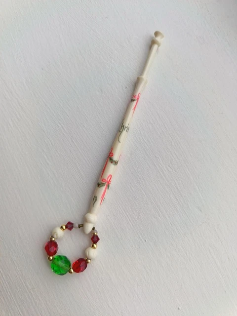 VINTAGE DIANE MILLER Signed Painted Lace Bobbin - Christmas 94 £45.00 ...
