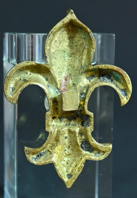 ANCIEN CACHE CLOU en bronze doré fleur de lys royaliste decor royal 19e ...