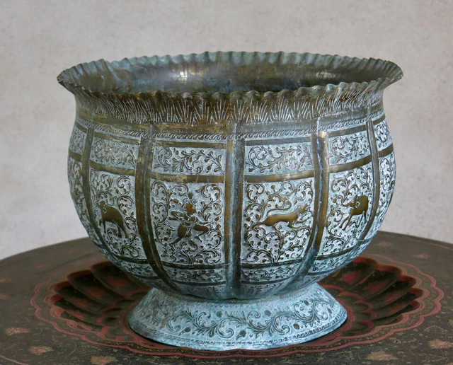 CACHE POT EN CUIVRE, scene chasse, Perse, Ottoman, Indo-Persian ...