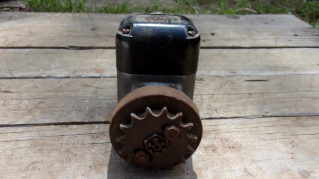 TRACTOR ENGINE CATERPILLAR Magneto Wipac Series A 946C 813305 (O1) £66. ...