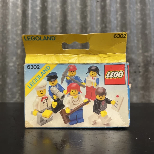 VINTAGE LEGO TOWN 6302 Mini-Figure Set (1982) - EMPTY BOX $72.90 ...
