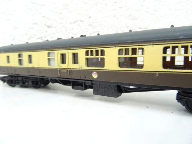 OO GAUGE MAINLINE Br Mk1 Brake Coach Choccy & Cream W34860 (Look) £1.16 ...
