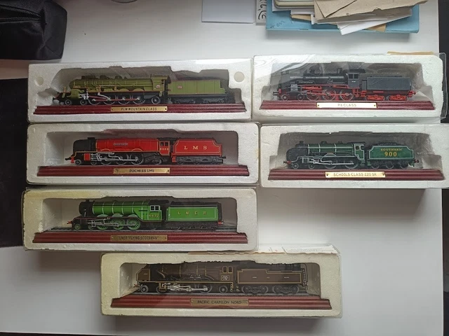 ATLAS EDITION PLASTIC Static Model Trains In Display Sleeve Bundle Good ...