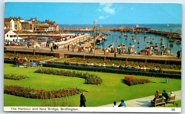 POSTCARD BRIDLINGTON YORKSHIRE England The Harbour and New Bridge ...