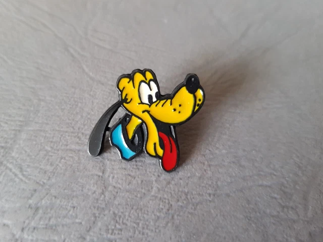 PIN'S DISNEY - Tête de Pluto (chien mickey) Signé BERTONI (fond noir ...