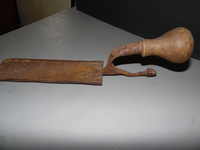 BOUTOIR ANCIEN XIXème , objet de Maréchal -Ferrant , a nettoyer . EUR ...