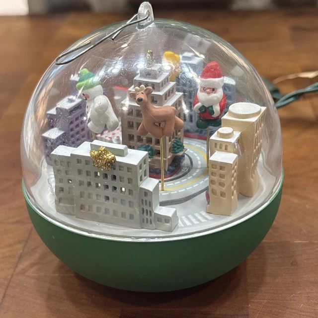 HALLMARK KEEPSAKE CHRISTMAS Parade Magic Light and Motion Works. £8.90 ...