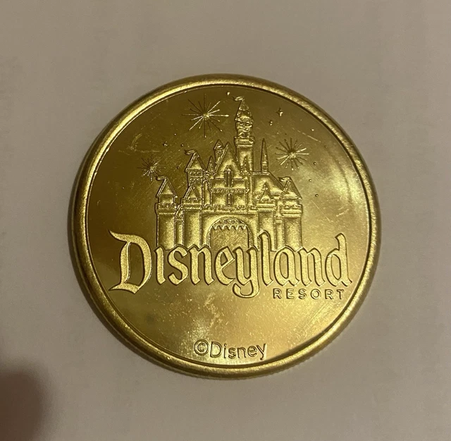 DISNEYLAND MEDALLION COIN Castle On One Side 2025 And Minnie On Other £ ...