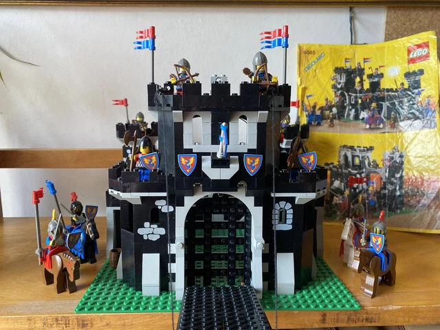 LEGO CASTLE: BLACK Monarch's Castle (6085) complete with instructions ...