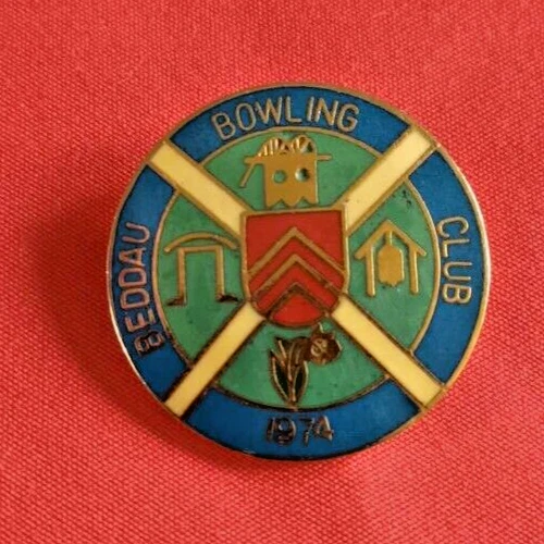 RARE - VINTAGE 1974 Beddau Bowling Club Pin Badge - Collectable £4.95 ...