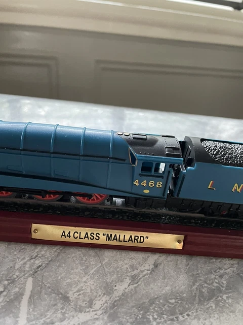 LNER MALLARD 4468 Dummy Static Steam Locomotive Train Model Railway EUR ...