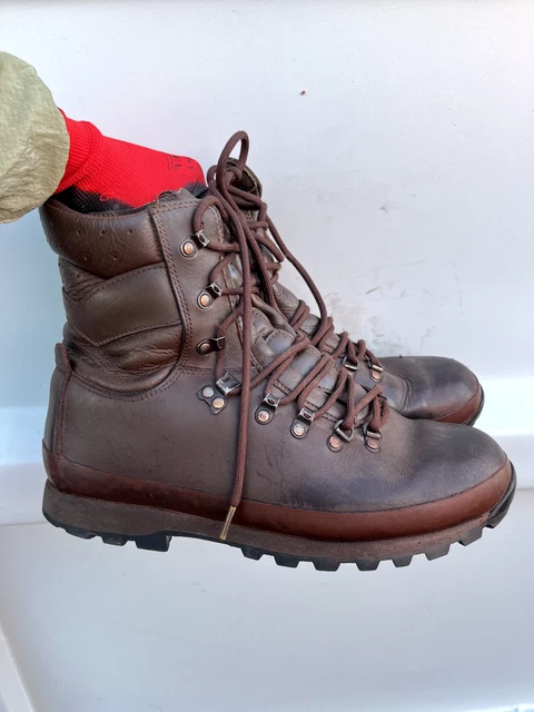 BRITISH ARMY ISSUE Altberg Brown Boots - Size 11M - GRADE 1 Condition # ...