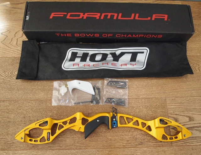 ARCHERY. HOYT FORMULA X 25" riser right handed recurve gold with box, 2 ...