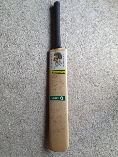 SIGNED CRICKET BAT 1981-82 $1,500.00 - PicClick AU