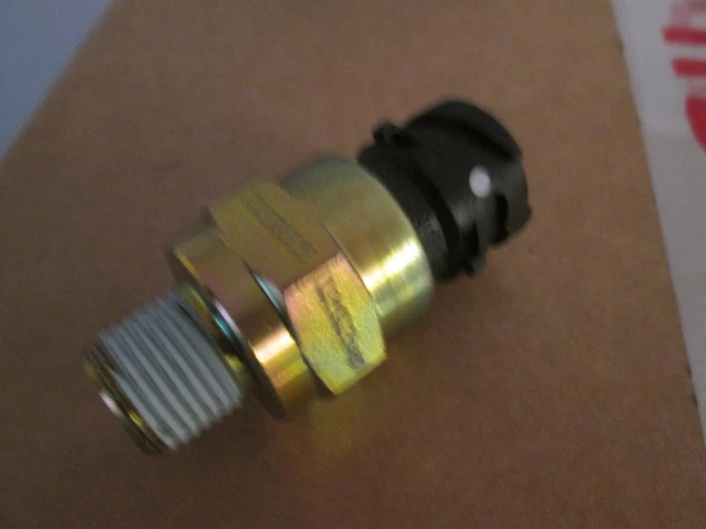 VOLVO F10/F12/F16/FH/NH/B10 BUS And Coach Brake Light Switch Nos Volvo ...