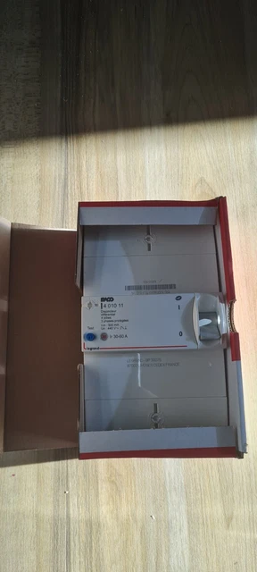 LEGRAND 30-60A DISJONCTEUR de Branchement Triphasé Différentiel EUR 60 ...