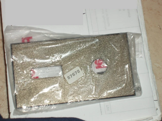 PLAQUE PLASTIQUE BRONZE poussoir et Inter ou prise Chambord Legrand réf ...