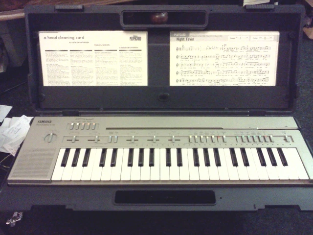 VINTAGE 1980'S YAMAHA PC100 PC-100 keyboard with case and magnetic ...