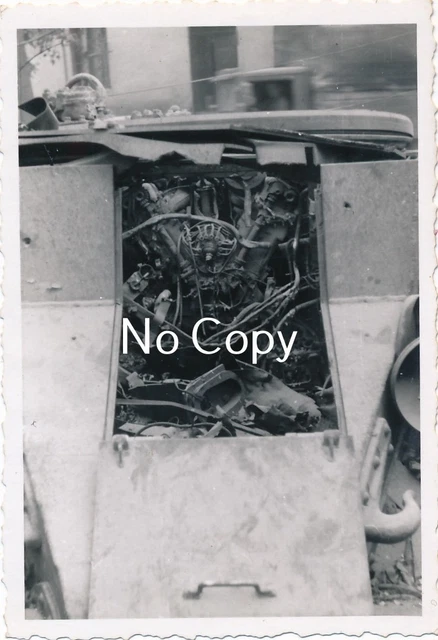 FOTO: WW2 MILITARY: Motorblock eines Panzerwagen in Russland X239 EUR ...