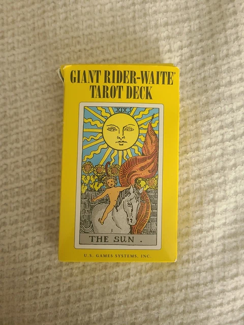 GIANT RIDER-WAITE TAROT Deck : Complete 78-Card Deck, Cards by Smith ...