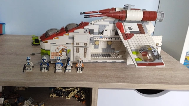 LEGO STAR WARS: Star Wars The Clone Wars: 7676-1 : Republic Attack ...