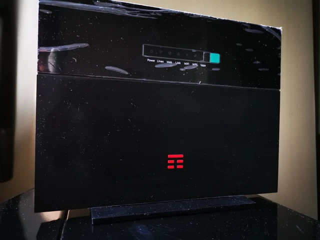 TECHNICOLOR TIM HUB+ PLUS 1200Mbps Modem-Router senza Filo - Nero EUR ...