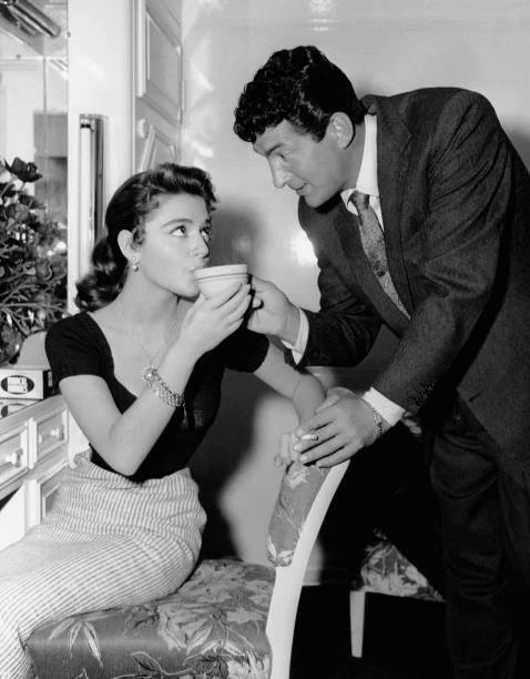 ACTORS DEAN MARTIN And Anna Maria Alberghetti Enjoy A Coffee Break On ...