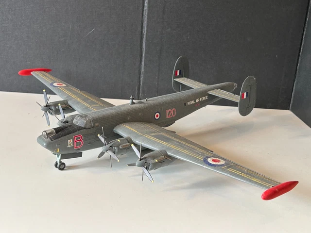 WELL BUILT PAINTED 1/72 model aircraft Revell RAF Shackleton XF730 EUR ...