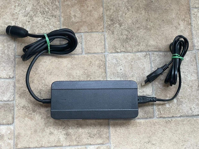 BATTERY CHARGER LADEGERÄT 42V 4.0A E-Bike Akku Ladegerät Model: BC222360040 EUR 109,99 - PicClick DE