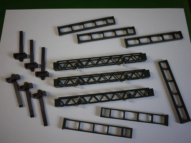 TRI-ANG HORNBY R580 Double track Catenary gantries x 3 £33.00 - PicClick UK