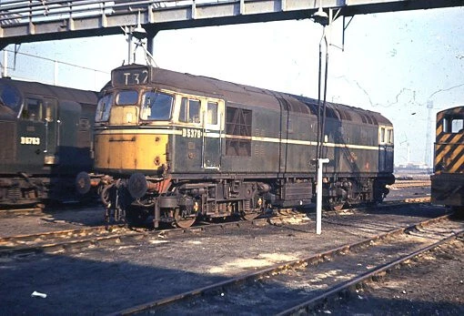 ORIGINAL COLOUR SLIDE of D5376 BR class 27 diesel loco £8.49 - PicClick UK