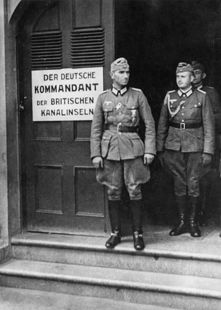 GERMAN OFFICERS OUTSIDE The Headquarters 1943 OLD PHOTO $6.38 - PicClick AU