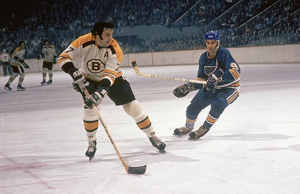 BOSTON BRUINS PHIL Esposito and Bobby Orr in action vs St. L - 1972 Old ...