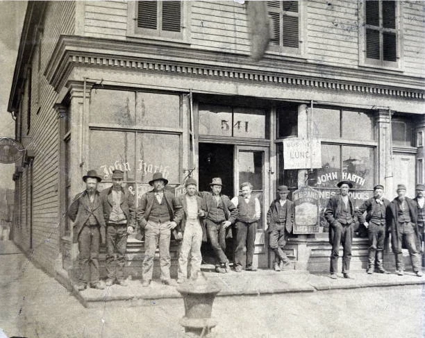 THE JOHN HARTH Wines And Liquors Store At 86 Blue Island Avenue W - Old ...