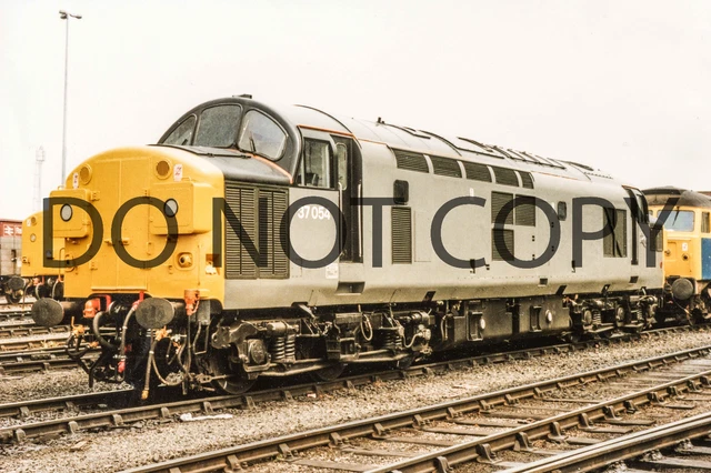 UK DIESEL TRAIN Railway Photograph Of Class 37 37054 Loco. Rm37-193 £1. ...