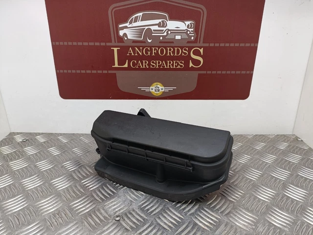 MERCEDES 2305400382 ENGINE Bay Fuse Box Cover Cap - Left | R230 SL ...