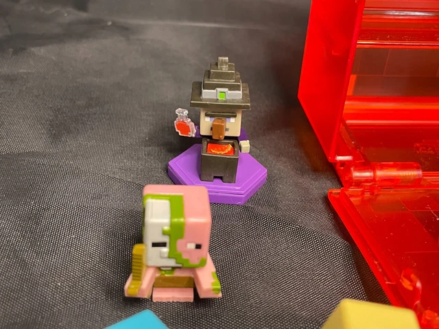 MATTEL MINECRAFT EARTH Carry Along Potion Mini Figure Case with 6 ...