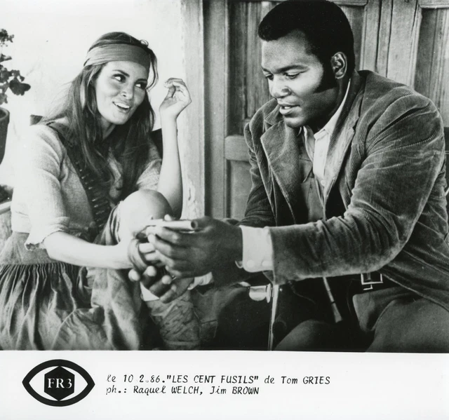RAQUEL WELCH JIM Brown "Les Cent Fusils" (100 Rifles) Tom Gries Photo ...