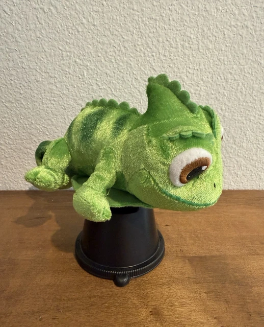 DISNEY PARKS AUTHENTIC Pascal Shoulder Plush Rapunzel Tangled Magnet £ ...