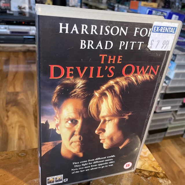 THE DEVIL’S OWN Vhs Video Ex Rental Big Box Brad Pitt £7.50 - PicClick UK