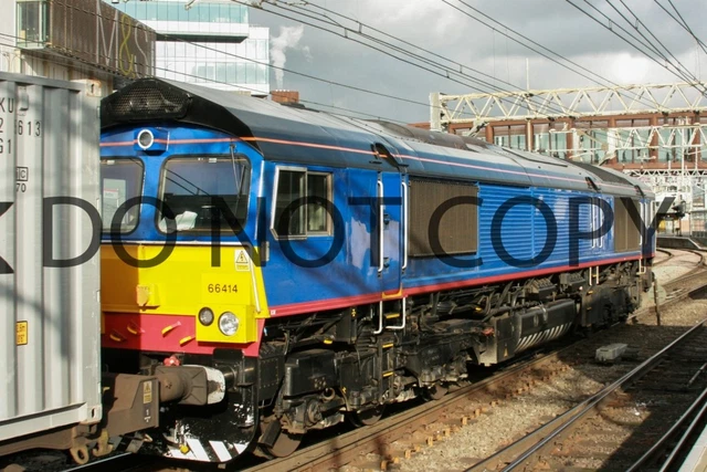 UK DIESEL TRAIN Railway Photograph Of Class 66 66414 Loco. Rm66-552 £1. ...