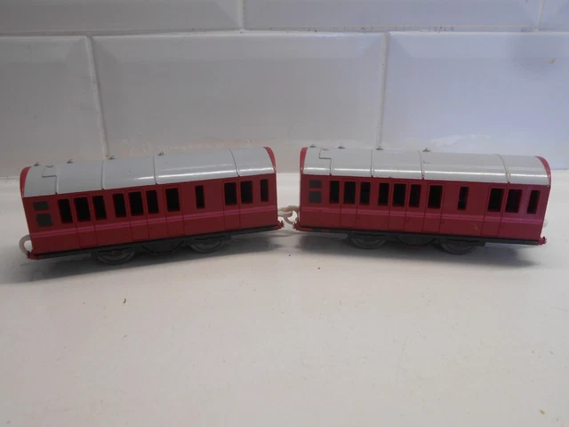 TOMY TRACKMASTER THOMAS the tank engine red express coaches x 2 £8.99 ...