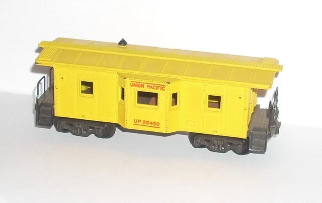 VINTAGE HO SCALE Model Train Union Pacific Caboose UP 25450 2235 Yellow ...