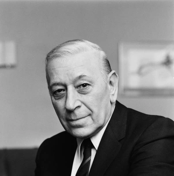 AMERICAN ACTOR GEORGE Raft In London 1966 OLD PHOTO $9.00 - PicClick AU