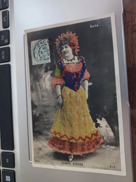 CPA GAITÉ DE l'actrice Simon Girard Robe Coiffe Collier Paillettes EUR ...