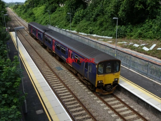 PHOTO CLASS 150 Sprinter Mkiii 2-Car Dmu No 150 122 Entering Keynsham ...