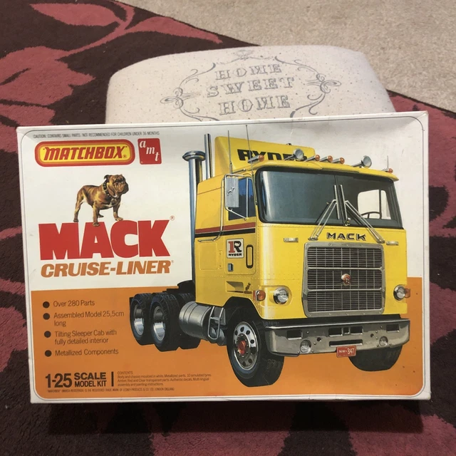 AMT MATCHBOX 1/25 scale Mack Cruise-Liner - truck kit £57.88 - PicClick UK
